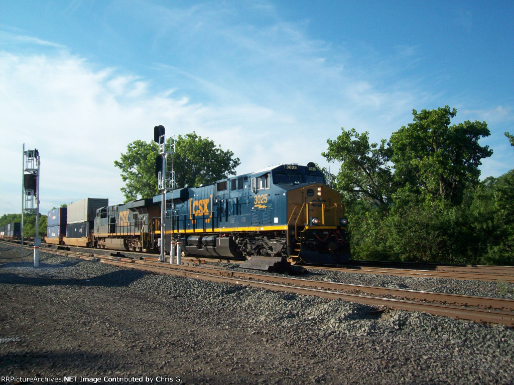CSX 3025 (New Gevo) Leads An Intermodal By The New Signals